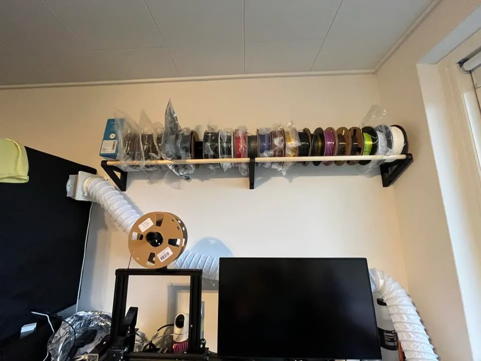 Spool rack for 1 pc. 22mm round stick by Emil Pind | Download free STL ...