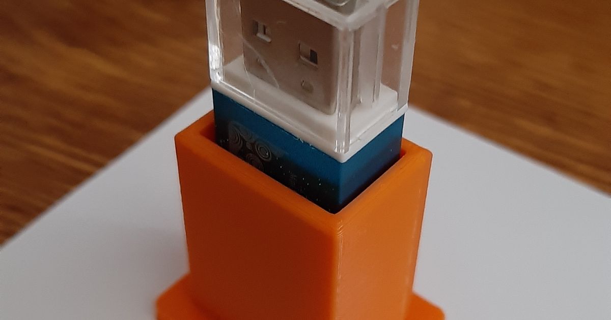 USB flash drive holder by BódiT | Download free STL model | Printables.com