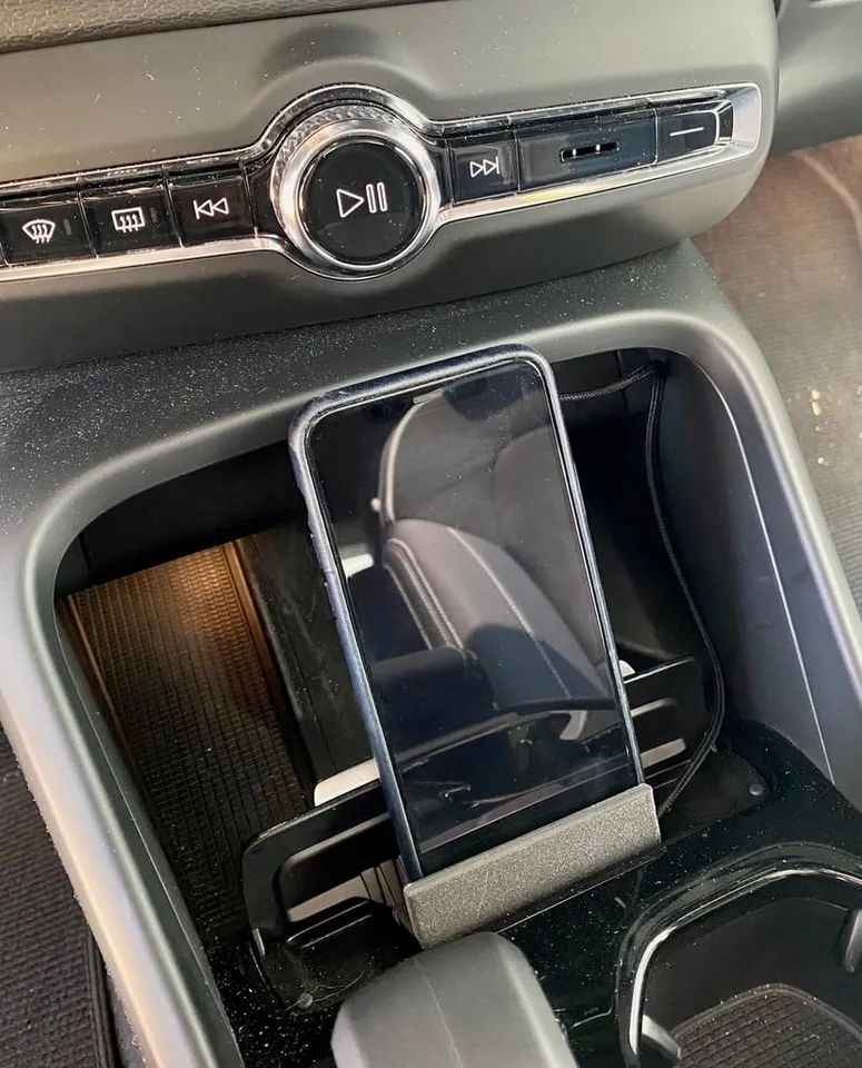 Volvo C40 XC40 Phone Dock by Jason ate Paint | Download free STL model ...