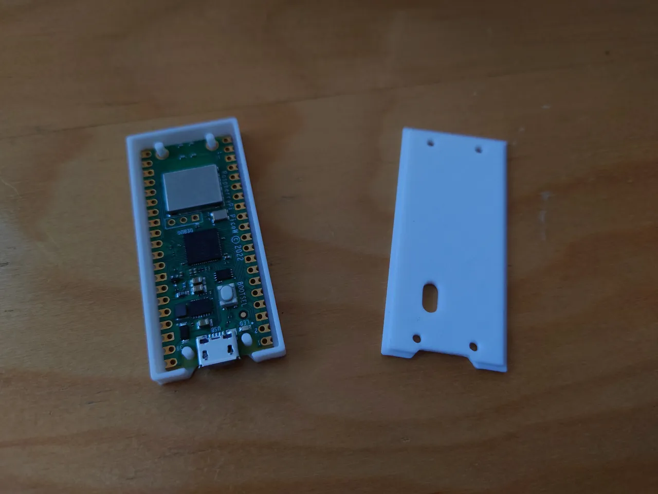 Raspberry Pi Pico Case by Vesa | Download free STL model | Printables.com