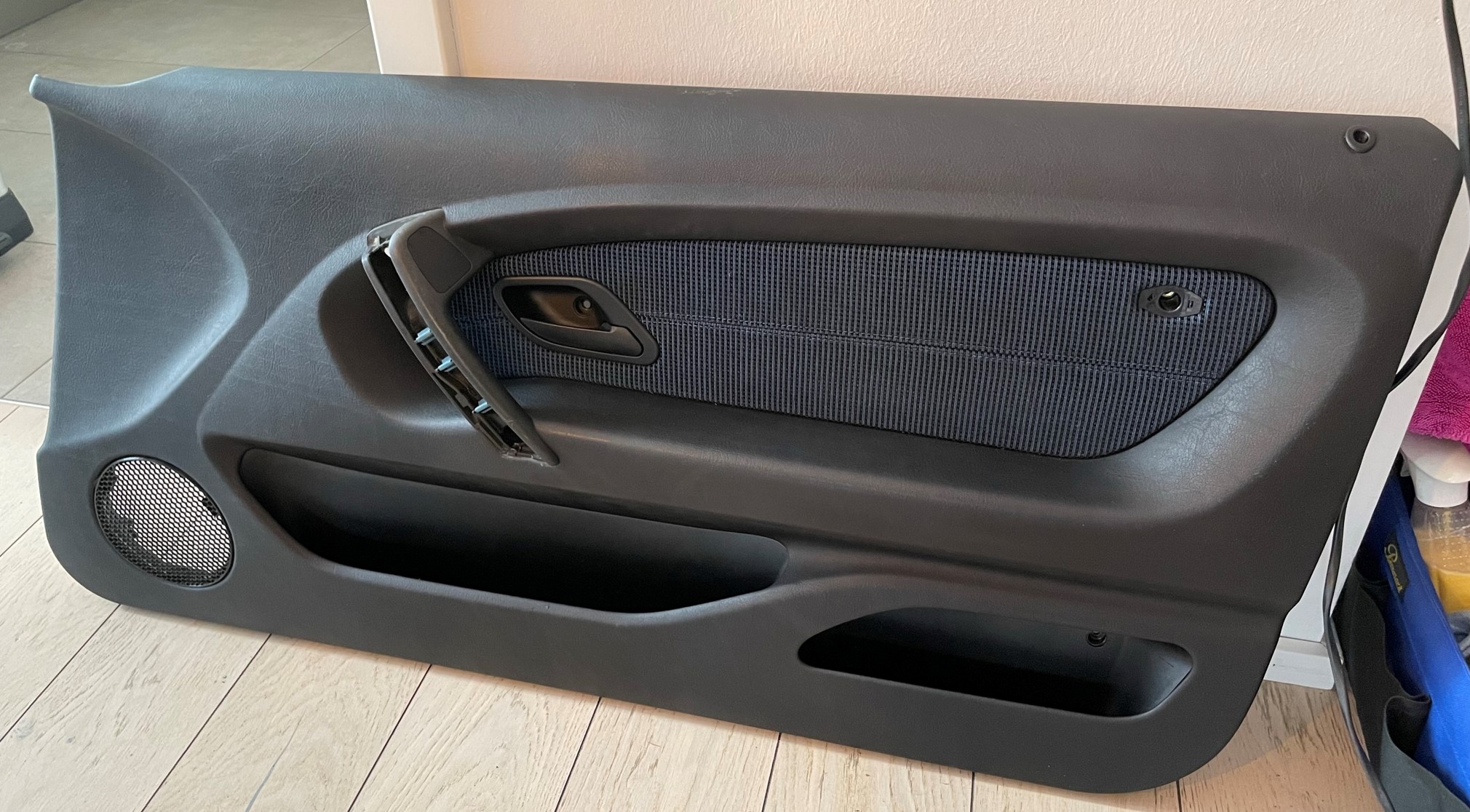 Speaker cover 140 mm choose your own design - with holders for car ...