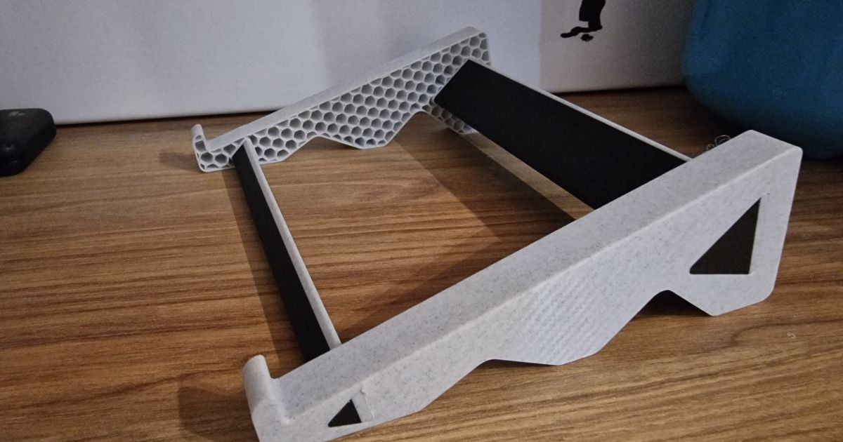 Stable Laptop Stand for macbook pro 13" by Lukasz M | Download free STL ...