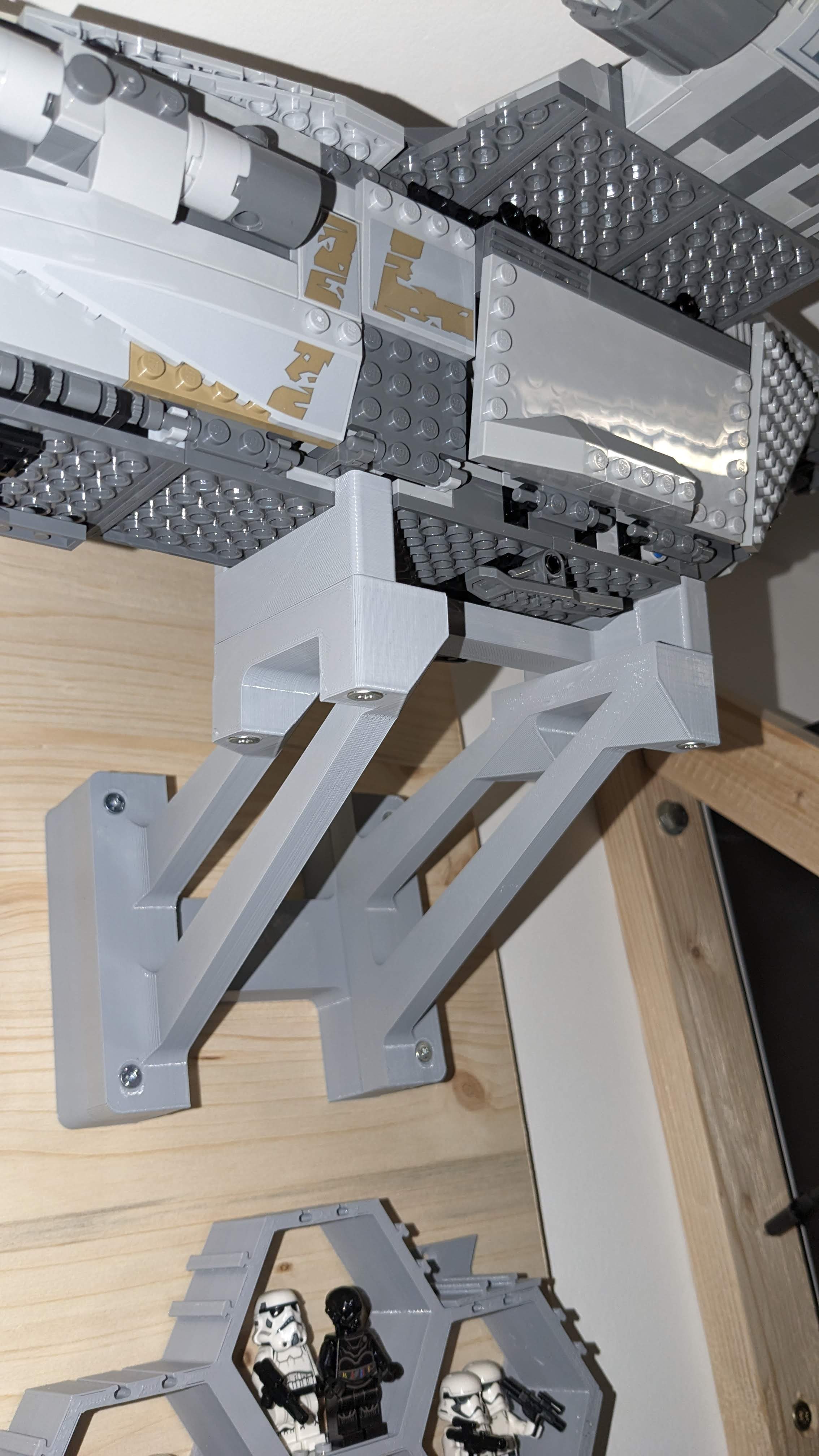 LEGO 75292 Star Wars The Mandalorian – Razor Crest - Wall Mount by ...