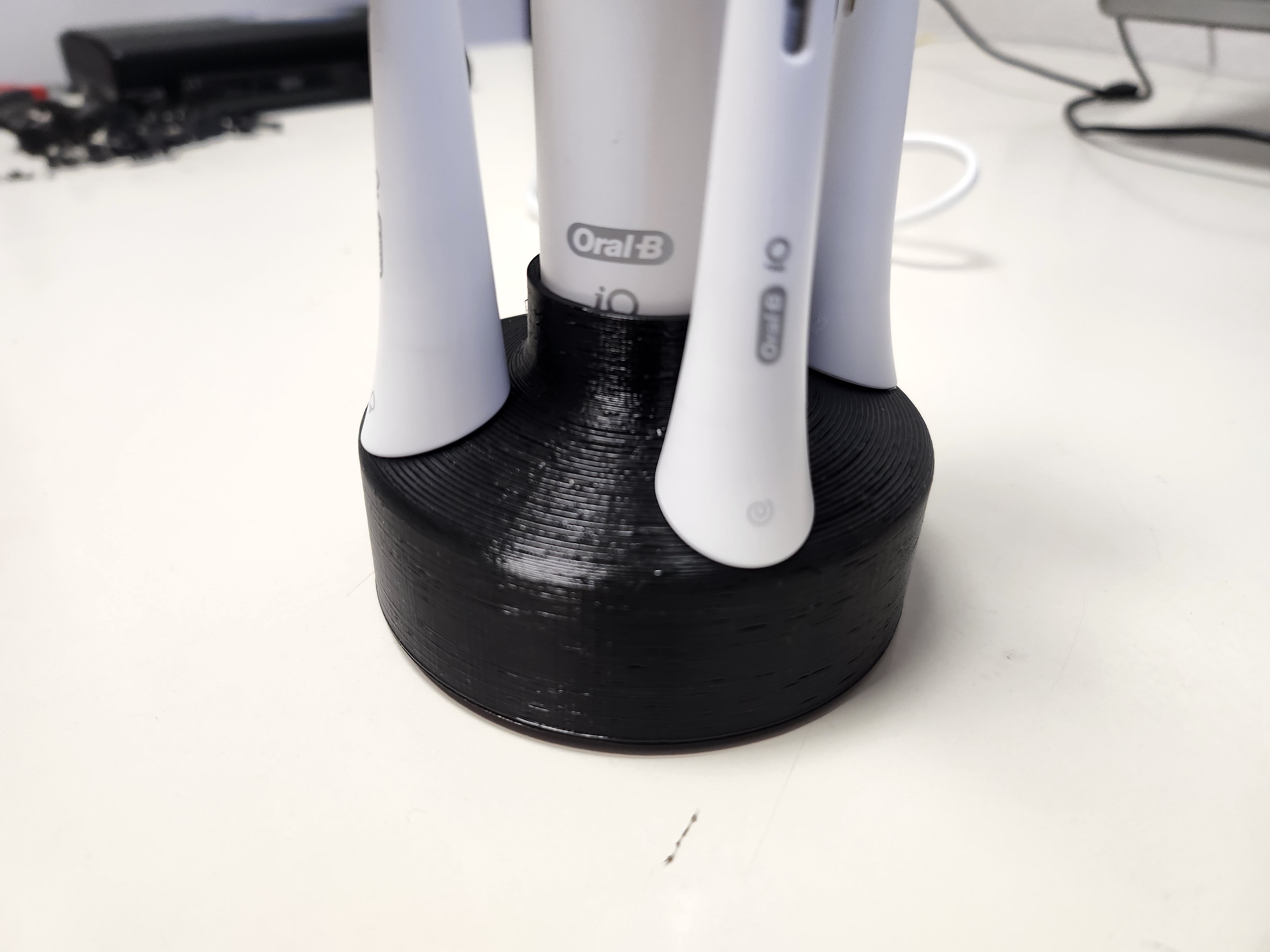 Oral-B iO stand with 4x brush holders by hbertsch | Download free STL ...