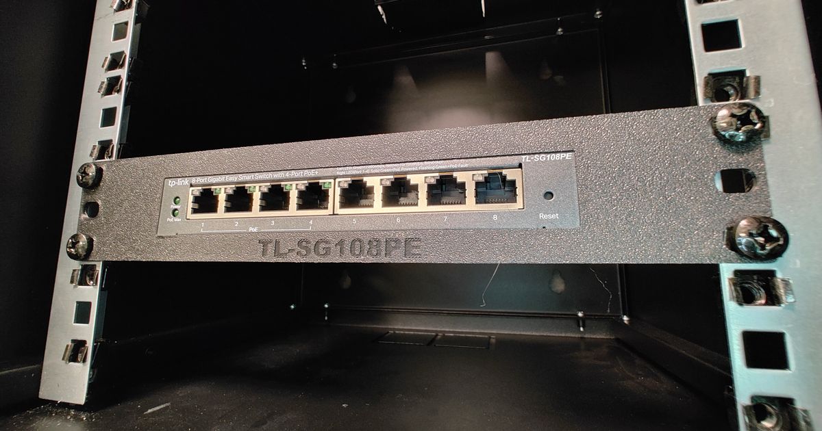 10" Rack mount for TP-Link TL-SG108PE Switch by Jimmi from DivinePrint ...