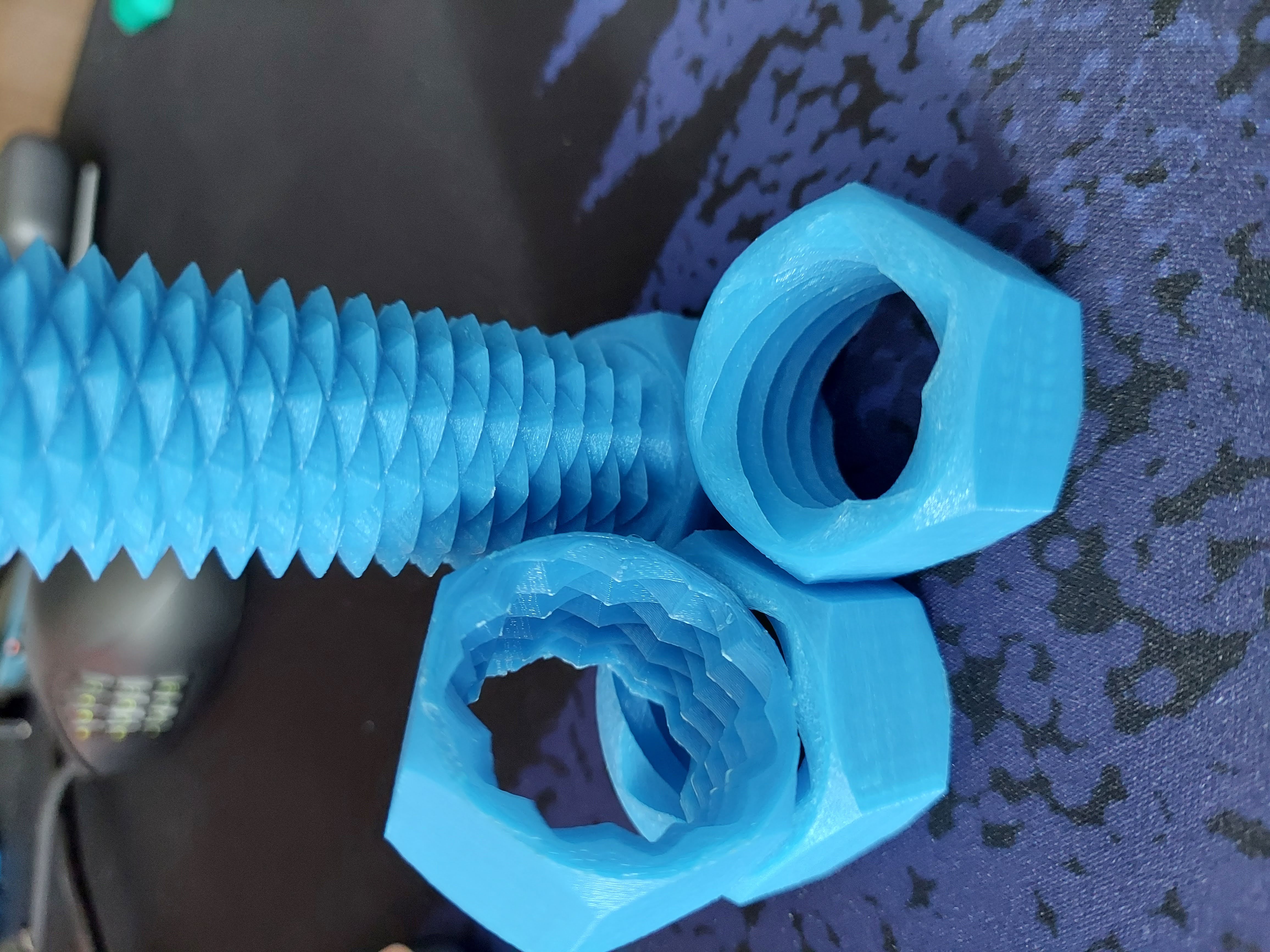 Two way screw with dual threaded nut, various sizes by Manifold3D ...