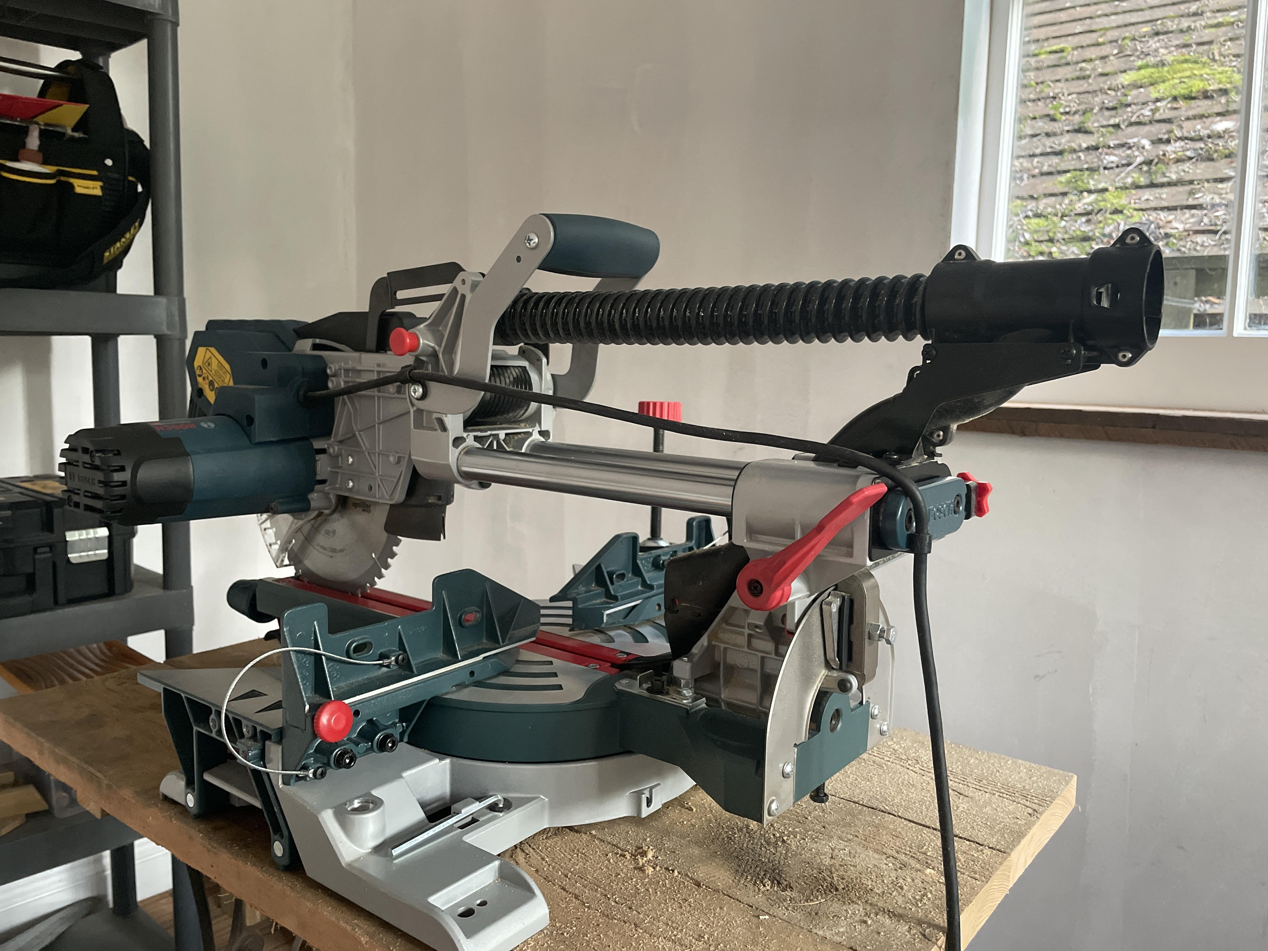 Bosch Mitre Saw "Click & Clean" Adapter to 60mm Hose by Ewan | Download ...