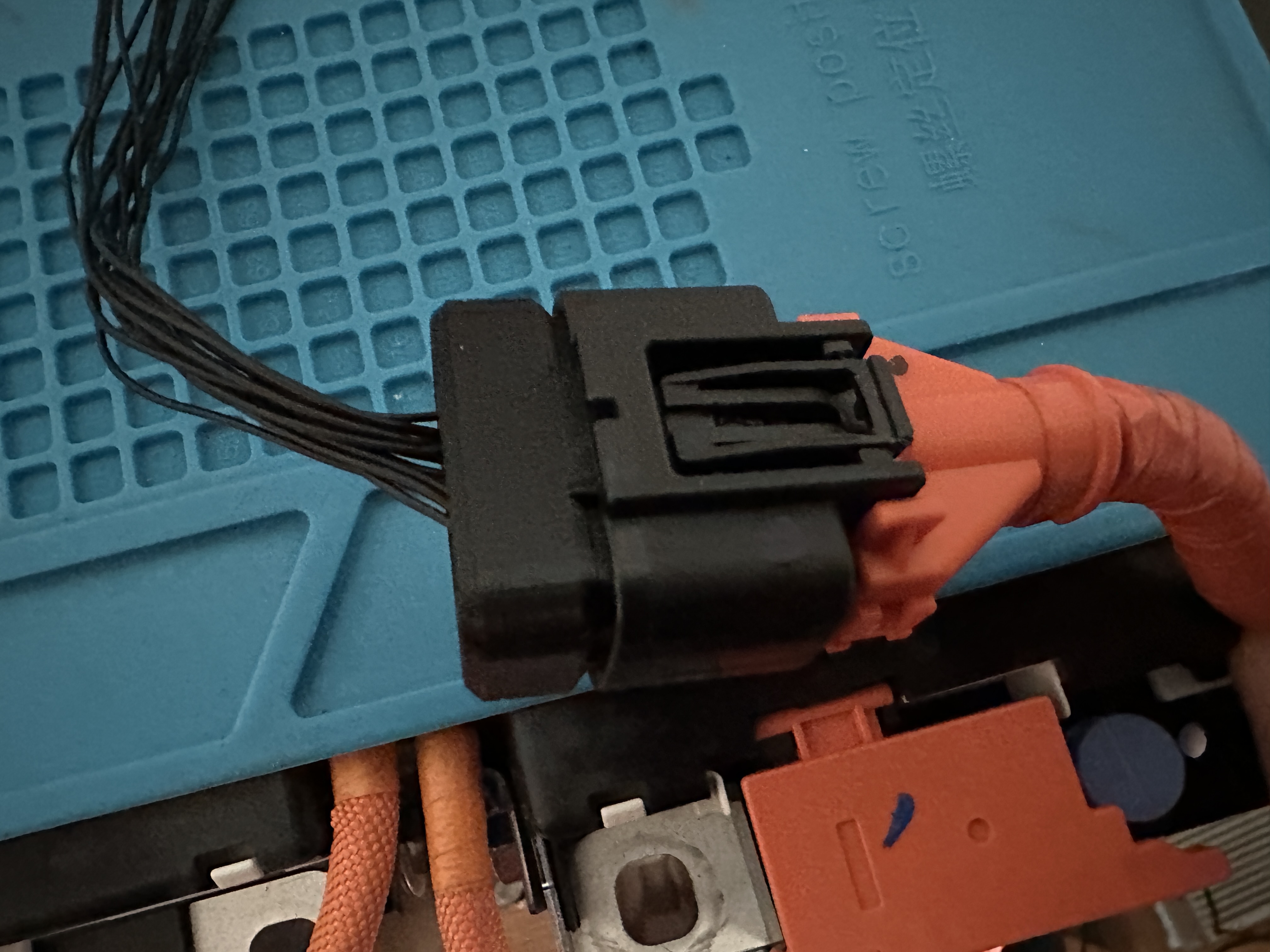 B-MAX Battery Connector by woodle | Download free STL model ...