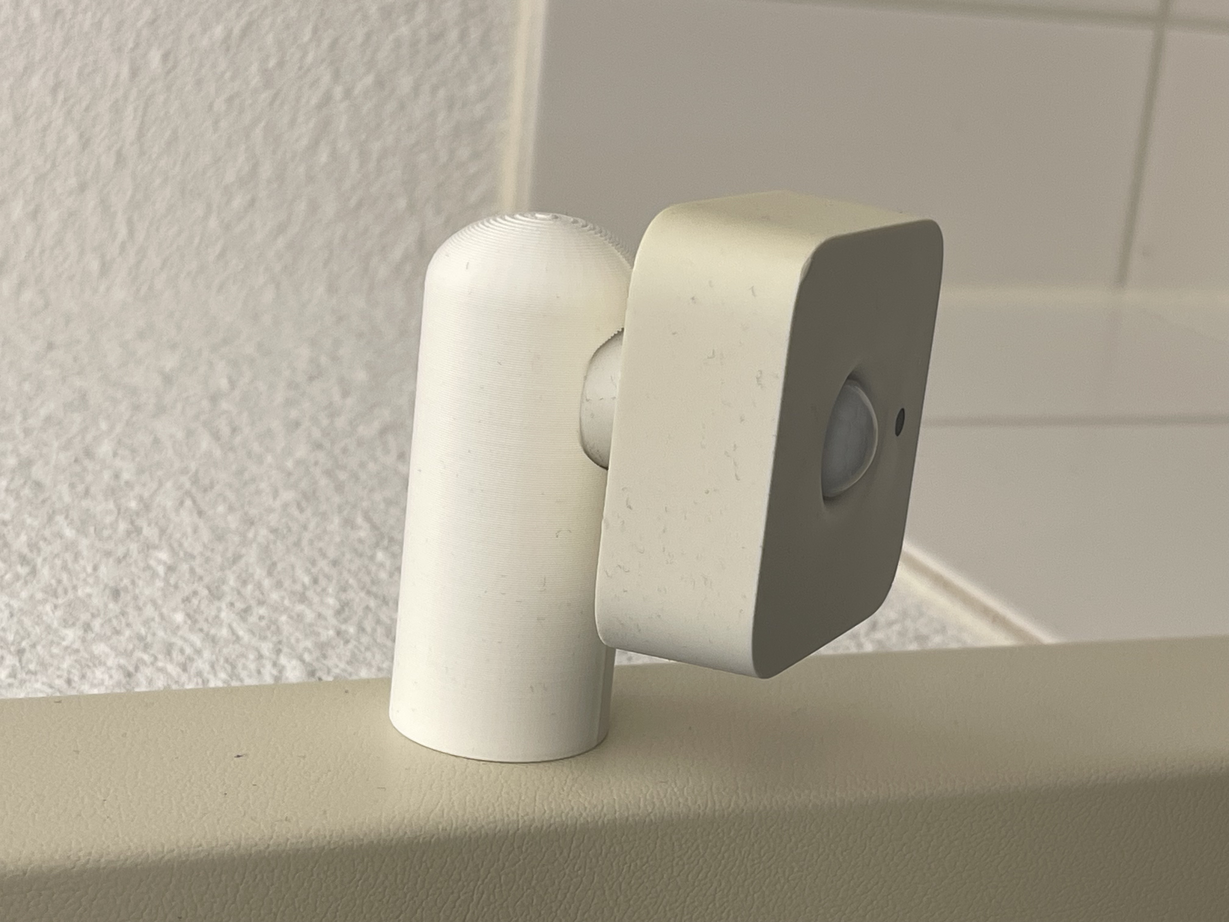 Hue motion sensor magnetic holder by Alex_NL | Download free STL model ...