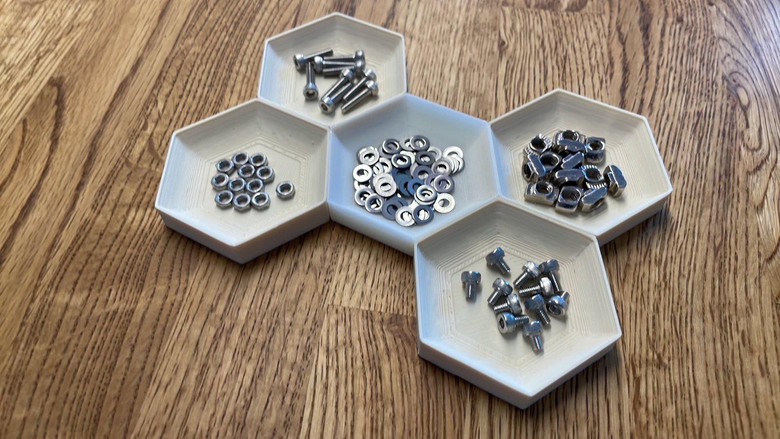 Sloped hexagon part tray by Tigger1972 | Download free STL model ...
