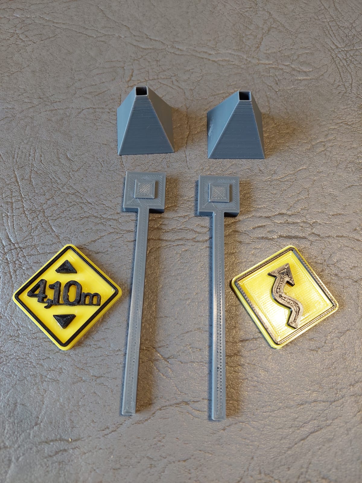 Traffic Signs (for scale models and key ring) - Set of 38 Preventive ...