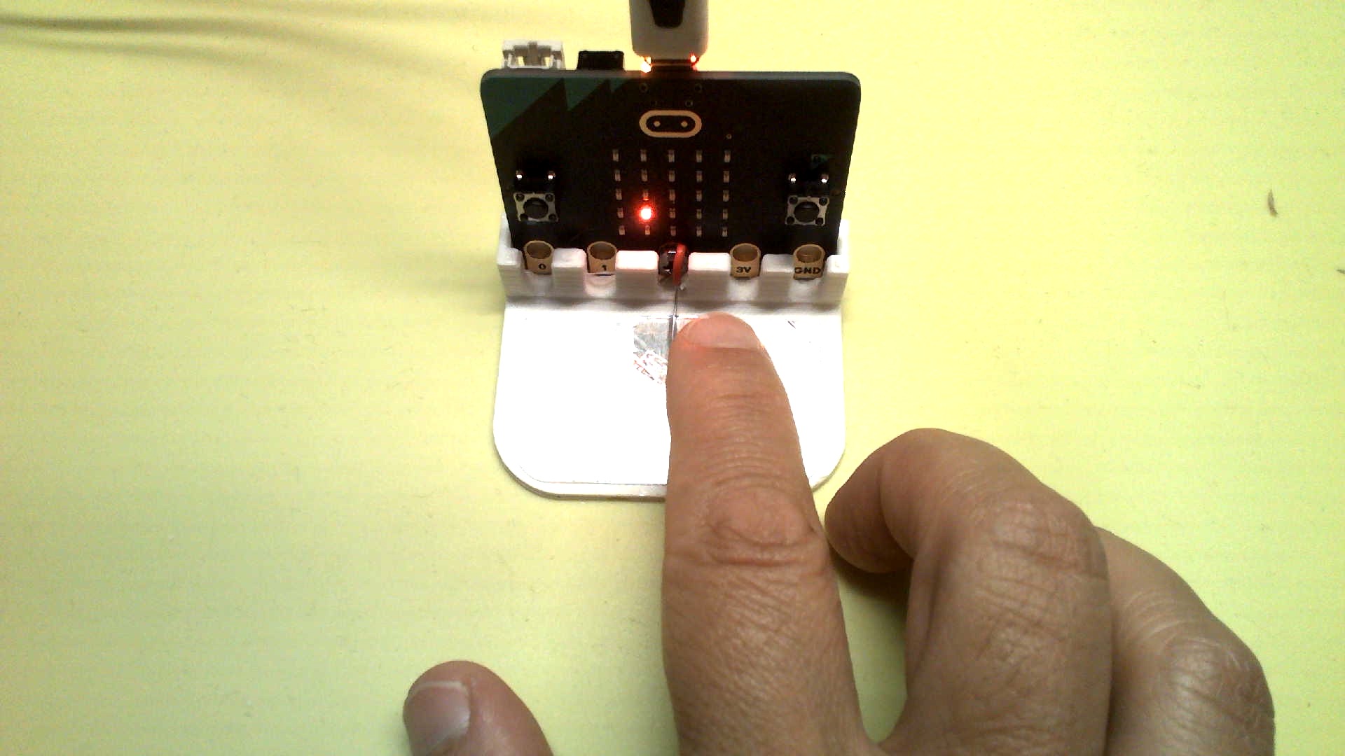 Microbit Single Tap Morse Keyboard by Loreto Dumitrescu | Download free STL model | Printables.com