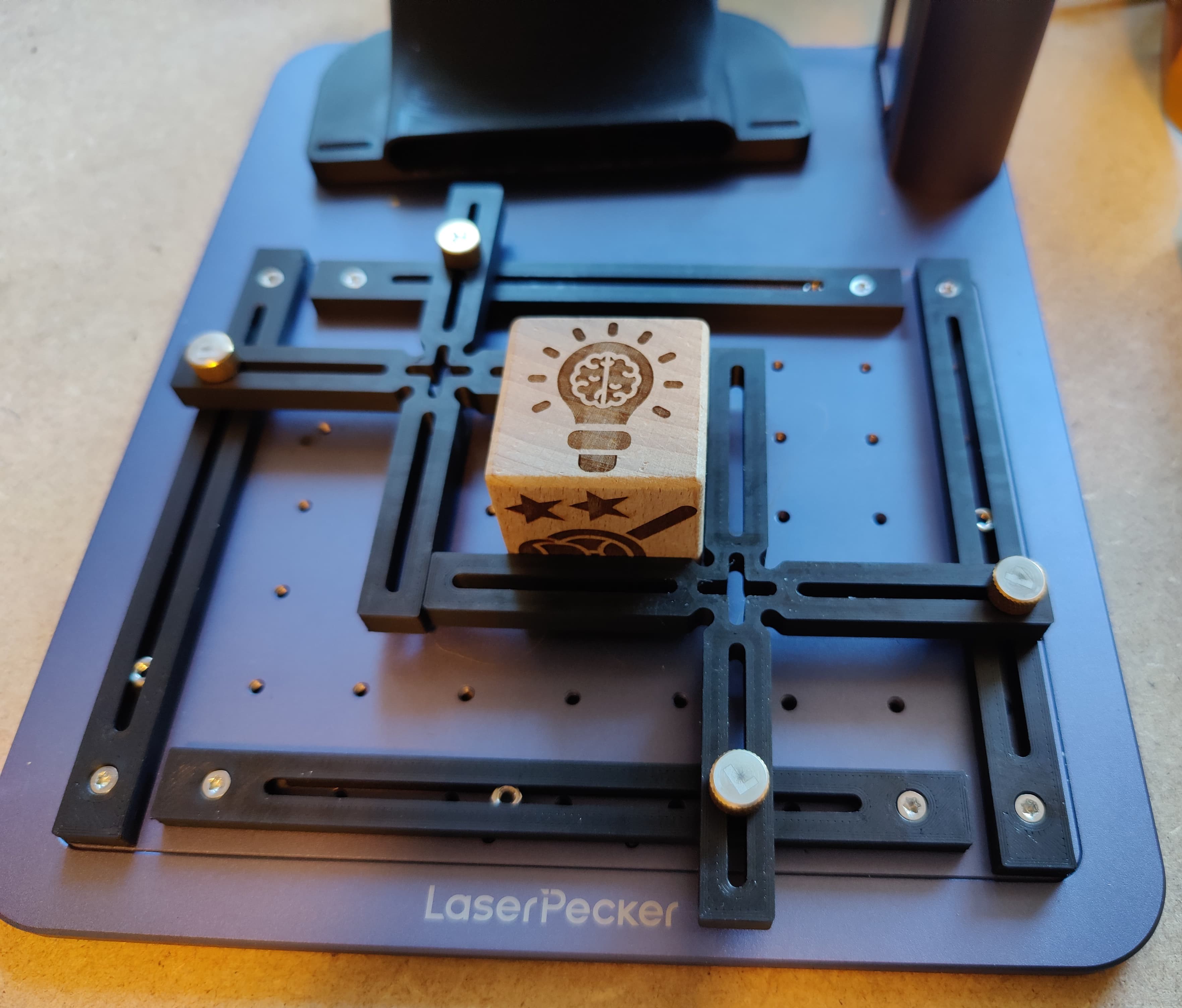 LaserPecker 4 Positioner Sliding Guide by Robin | Download free STL ...