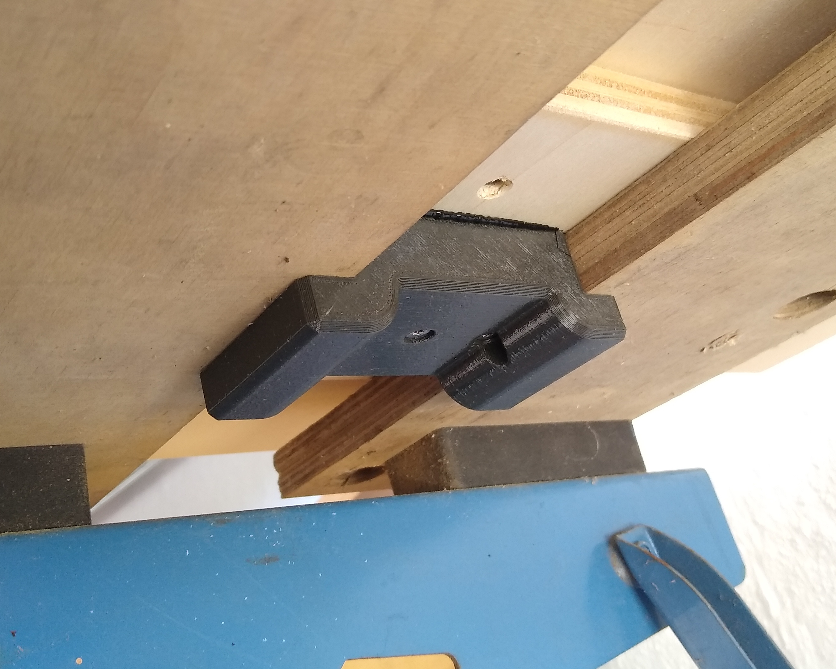 Tabletop mount for folding workbench (e. g. workmate) (FreeCAD) by NUeB | Download free STL ...
