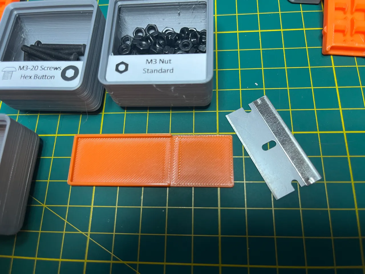 Gridfinity Bin Label Cutting Jig by Crixiss | Download free STL model ...