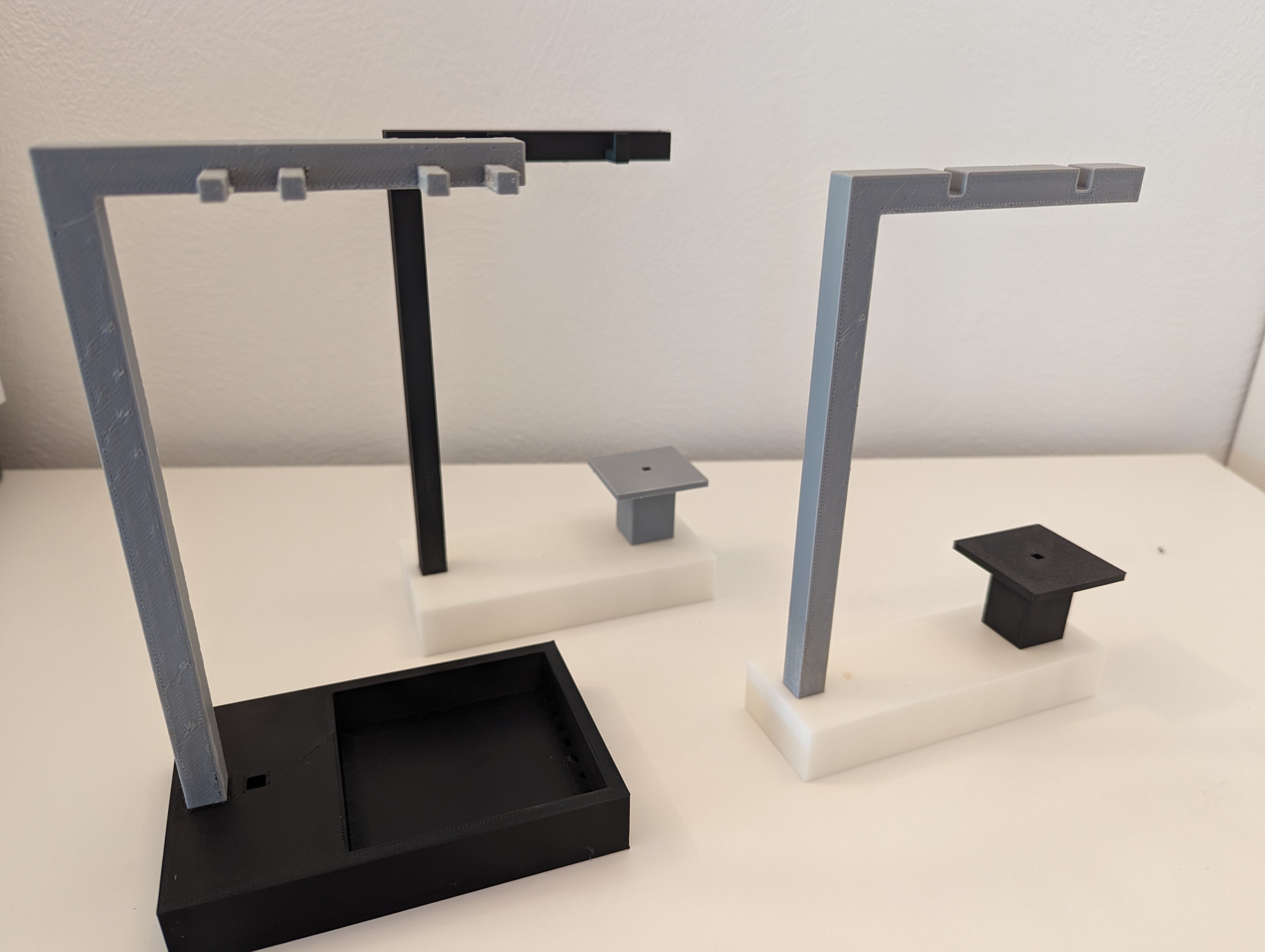 Low Poly IEM Earphone Stand by Ke We | Download free STL model ...