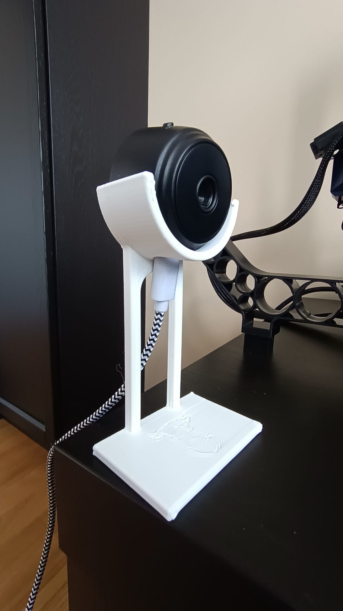 Round Camera Stand by Gym Nut Design | Download free STL model ...