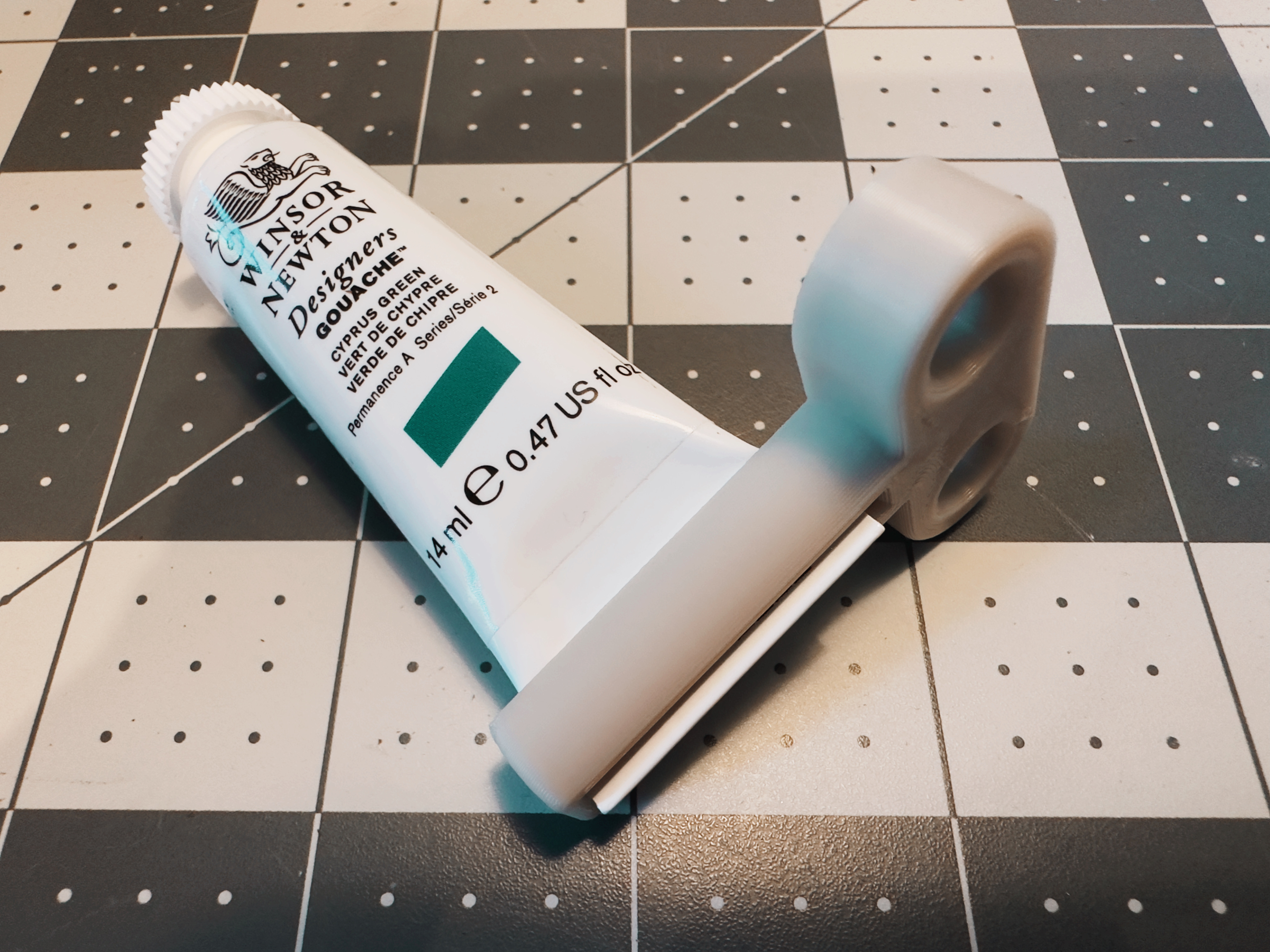 Paint Tube Key - Windsor & Newton - 14ml by Amarand | Download free STL ...