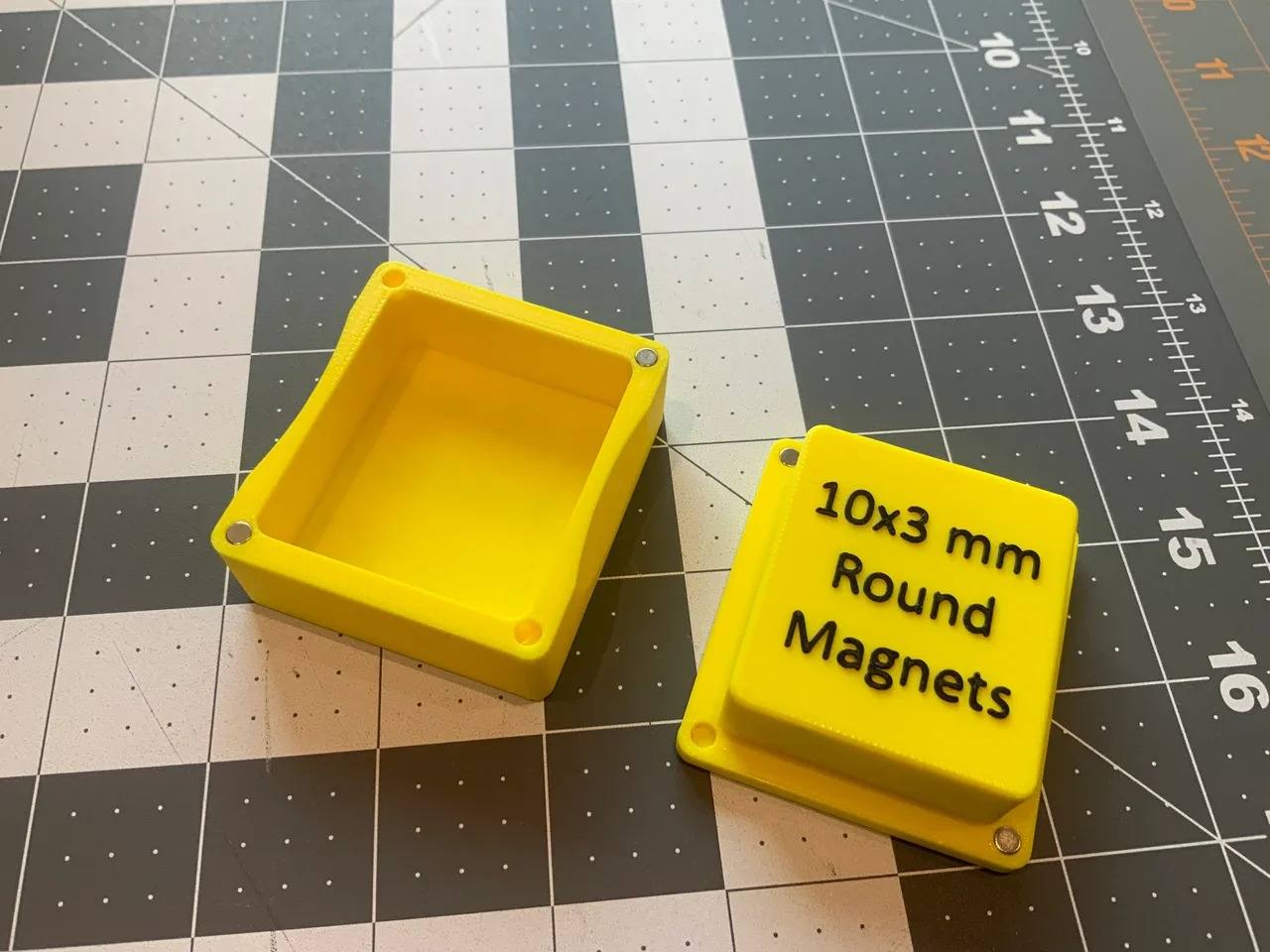 Round Magnet Storage by JoeLightning | Download free STL model ...