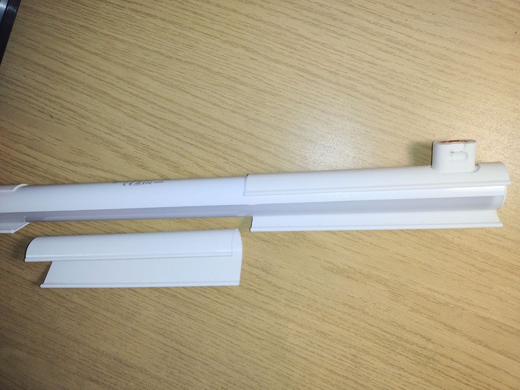 Lamp shade for a 50cm LED tube with S14s socket by Jürgen Weigert ...