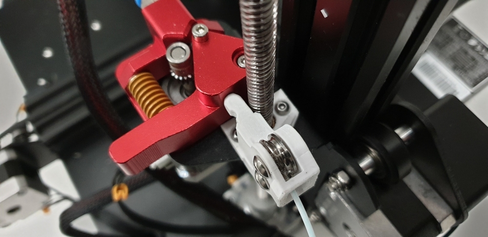 Filament Guide : Twin-Pulley for Creality + Gear Extruder by Designed ...