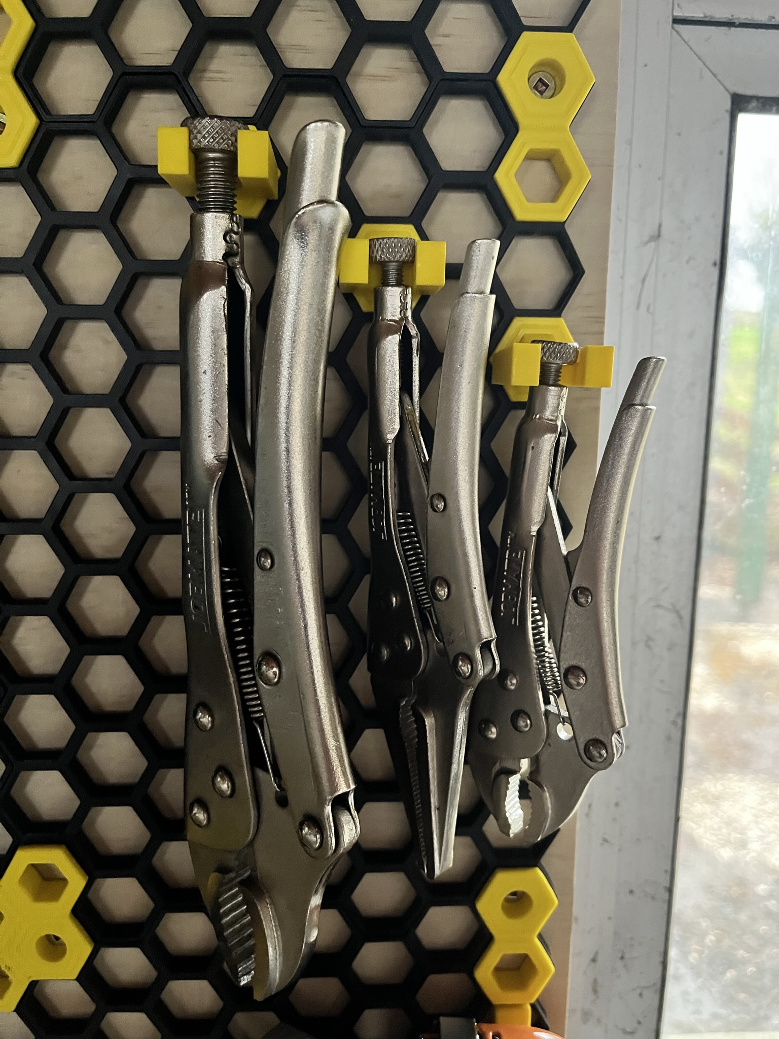 Vice grips holder for honeycomb storage wall HSW with fusion 360 files ...