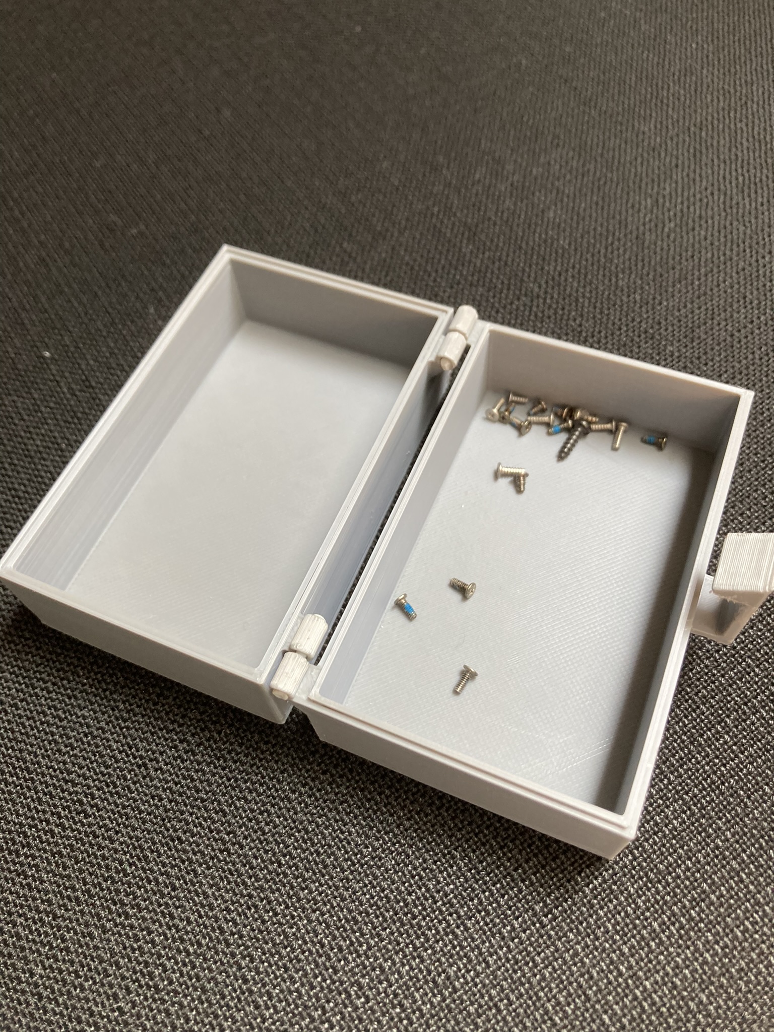 Small parametric Box by Ducttape Engineer | Download free STL model ...