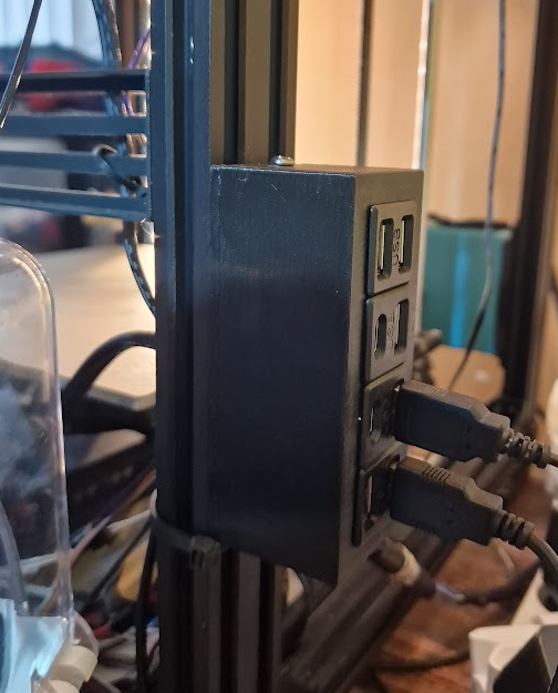 USB Supply Connector Box by Hans | Download free STL model | Printables.com