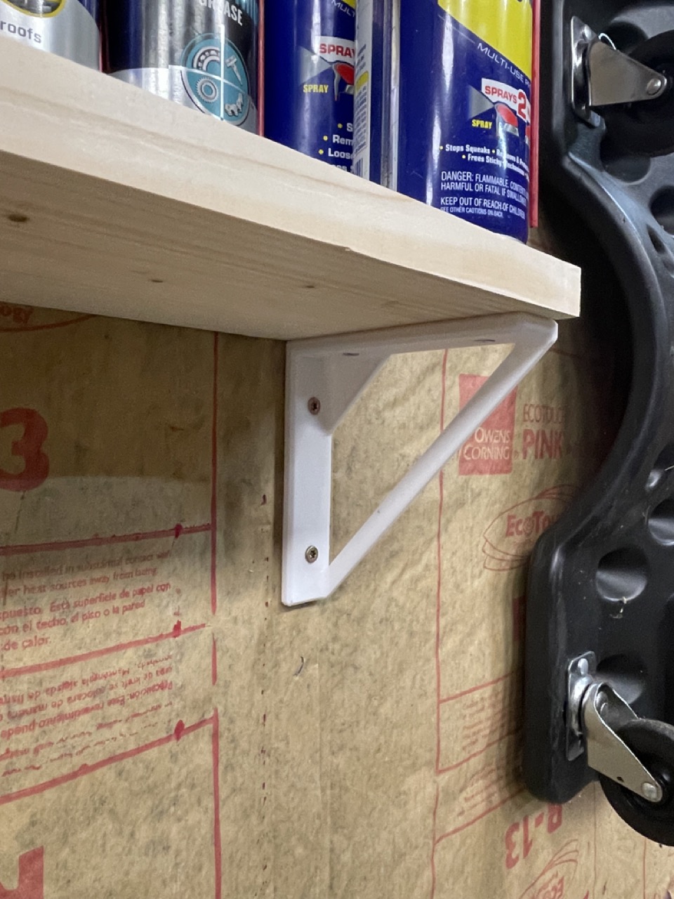 Simple 1"x6" and 1"x8" shelf bracket by ptmays | Download free STL ...