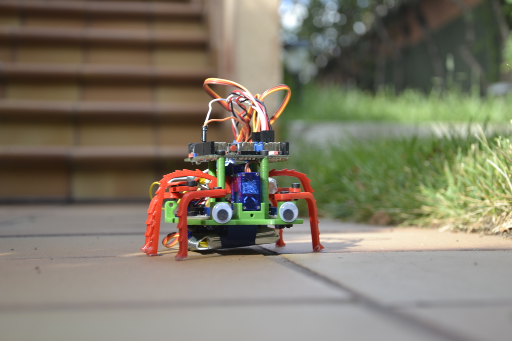 Doodle Robot-A simple hexapod Robot par Julián Caro Linares ...