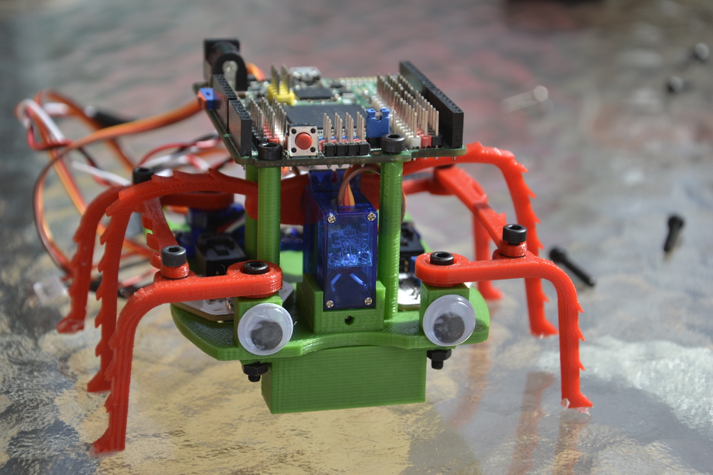 Doodle Robot-A simple hexapod Robot par Julián Caro Linares ...