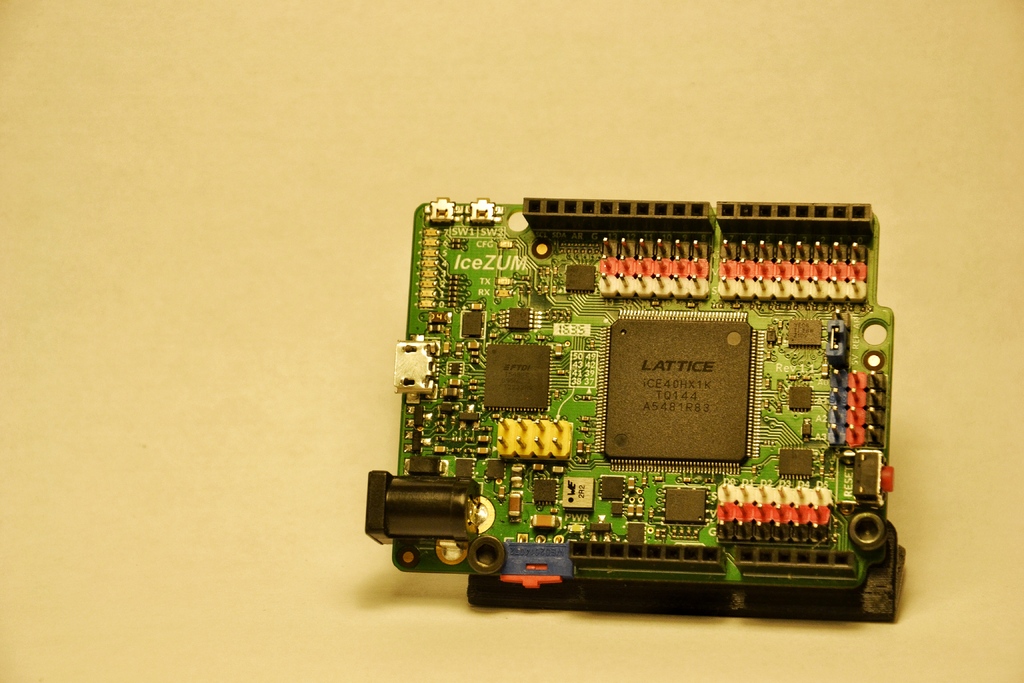 Icezum-Arduino Stand Holder by Julián Caro Linares | Download free STL ...