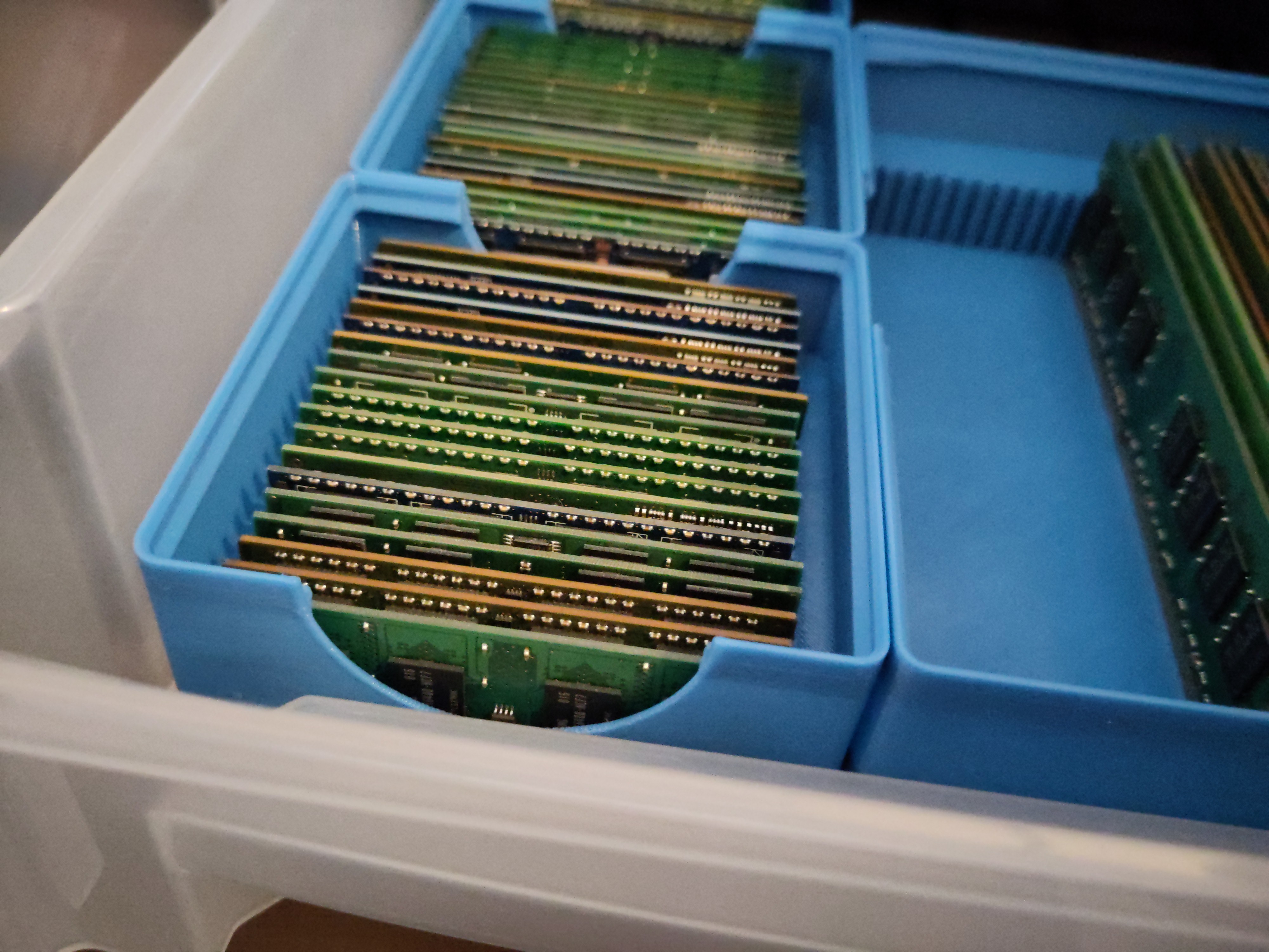Gridfinity Ram Storage (Laptop - 1x2, 2x2) por LittleJoeMuc | Descargar ...