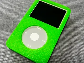 iPod Classic 5G (30GB) Case with Hexagon Back (and more Designs) by ...