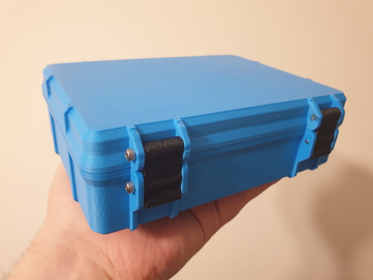 3.5" HDD shock absorbing sealable box by IE | Download free STL model ...