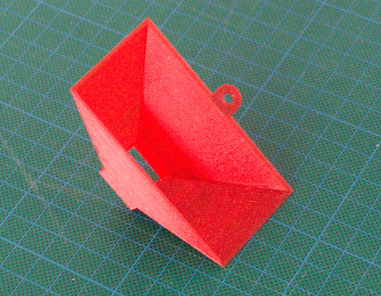 Rectangular, asymmetric funnel for component bins, parametrizable by ...