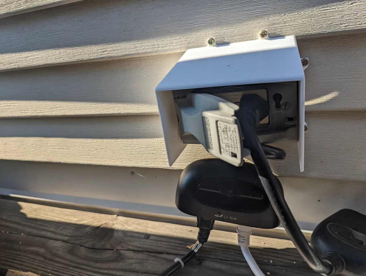 Outdoor Power Outlet Rain Cover by BakedBean3D | Download free STL ...