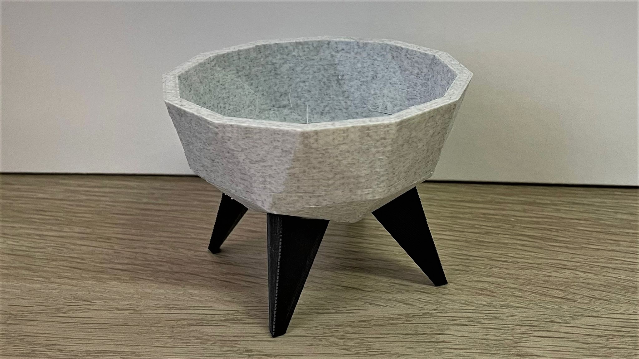 Legged Low Poly Pot by SaintGo | Download free STL model | Printables.com