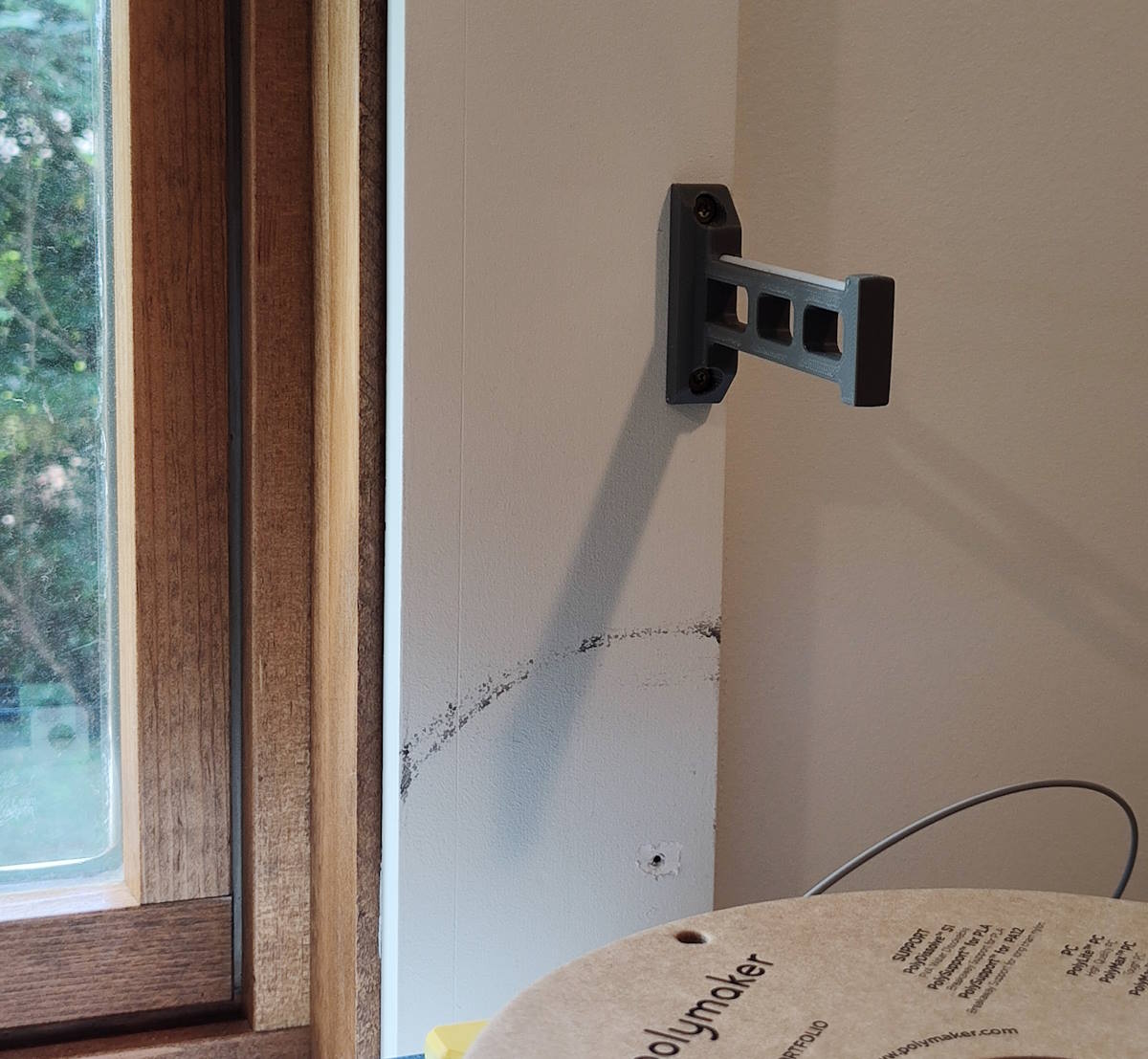 Spool Holder Simple Wall Mount por Jarrett V | Descargar modelo STL ...