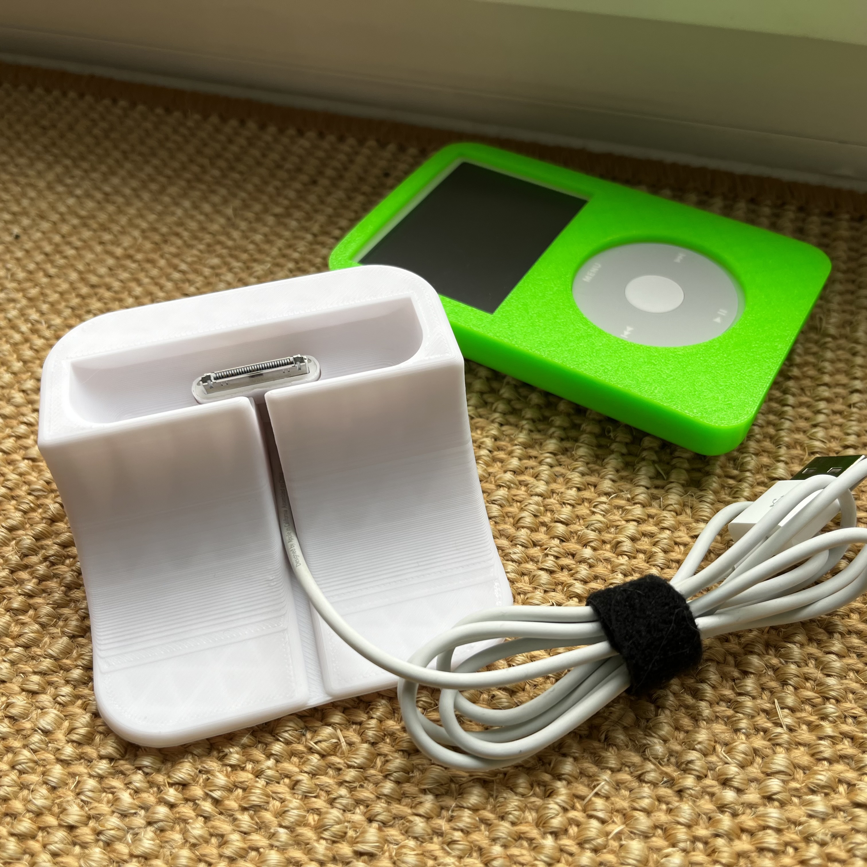 iPod Dock/Stand for Gorroth's TPU Case by Gorroth 1007 | Download free ...