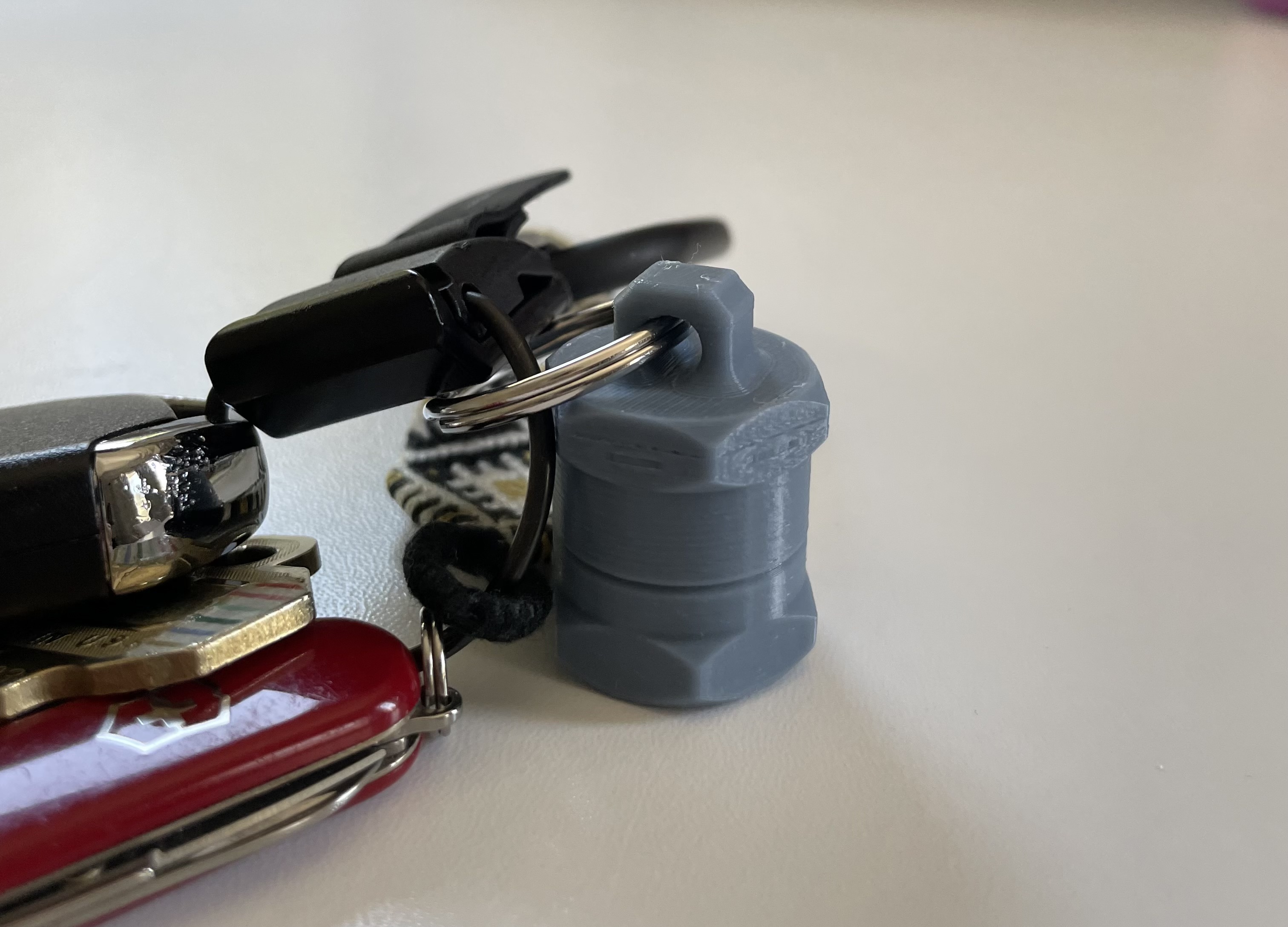 Parametric Keychain Container/Pill Bottle by NoahT | Download free STL ...