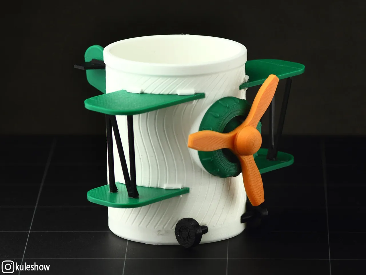 Airplane Pencil Cup by bigovereasy | Download free STL model ...