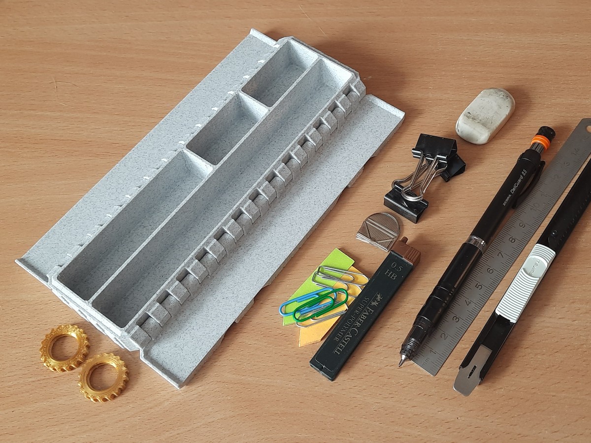 Pencil Vault (print-in-place pencil case) by DrJones | Download free ...