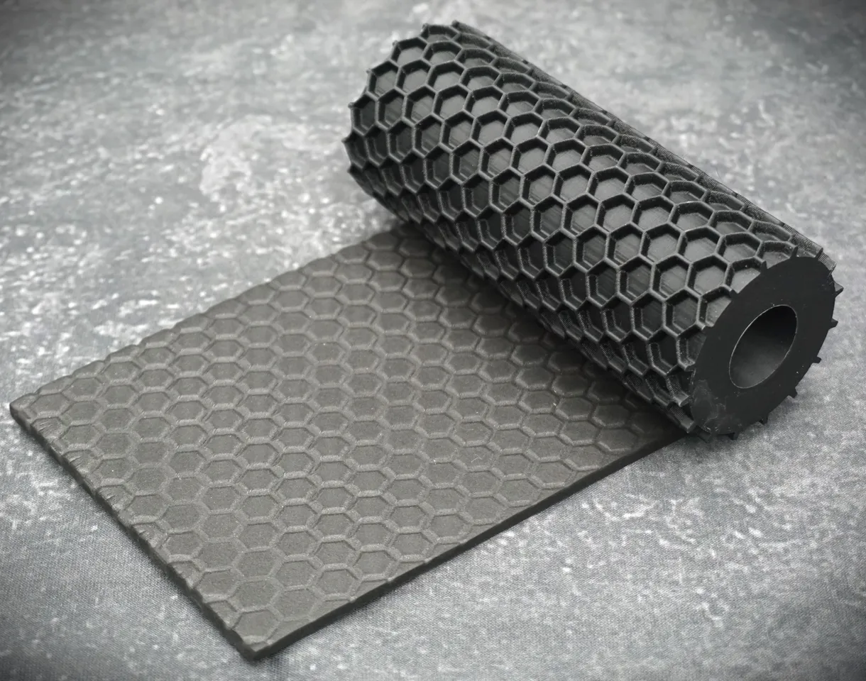 Textured Roll With Hexagon Pattern by Preischl 3D | Download free STL ...