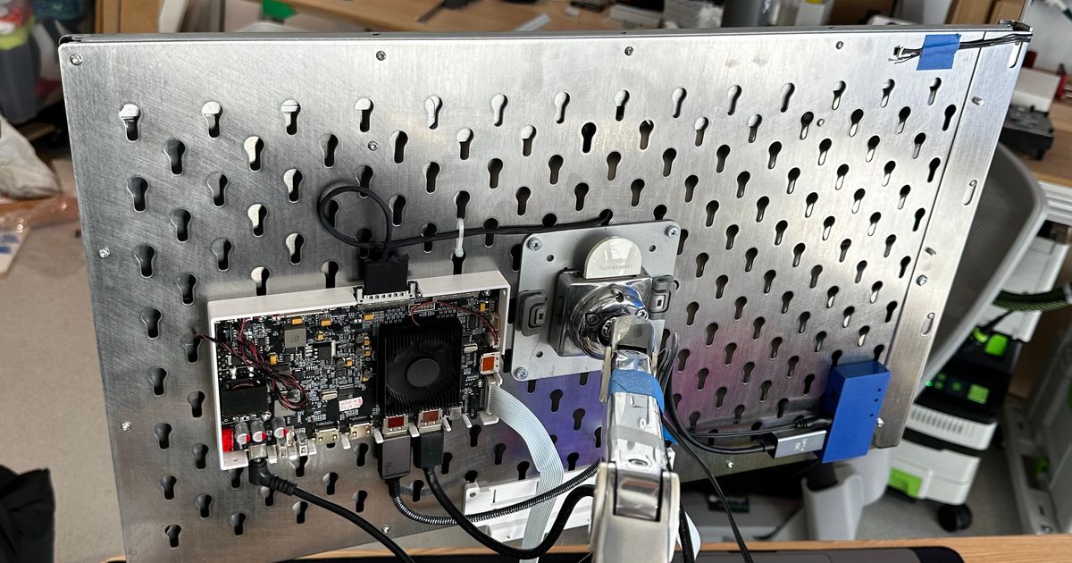 5K Monitor with Keyhole Backplate by SirPrintsALot | Download free STL ...