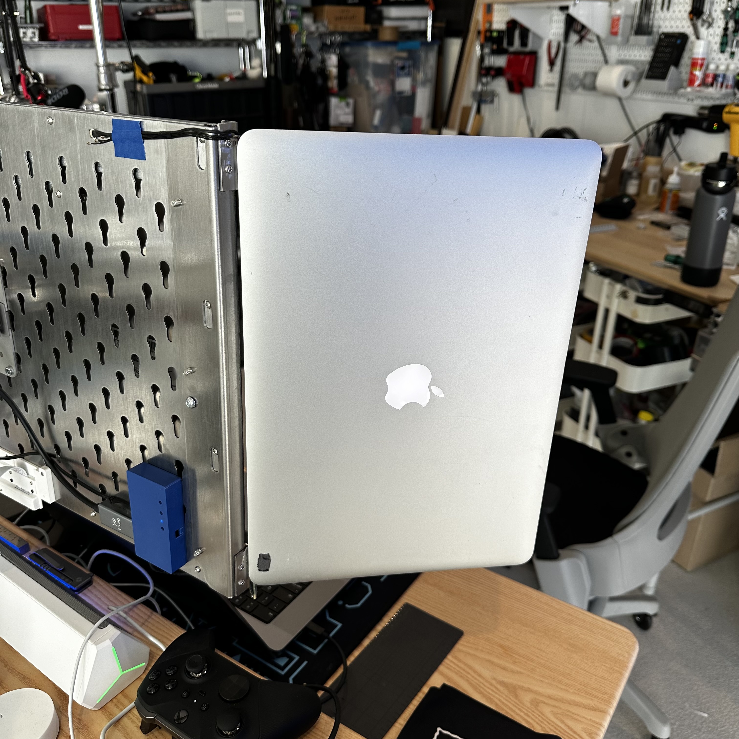 5K Monitor with Keyhole Backplate by SirPrintsALot | Download free STL ...