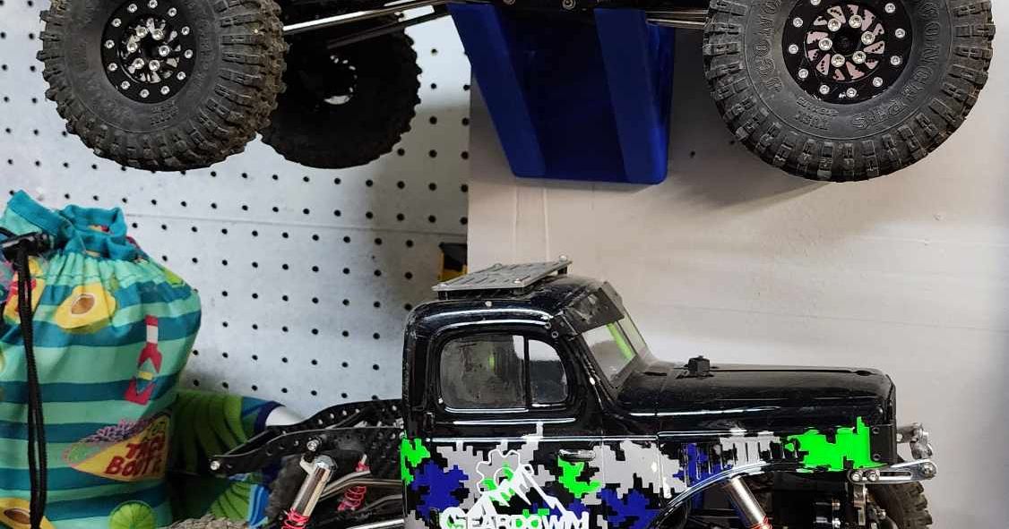 Wall Mount RC Stand by Alex Newey | Download free STL model ...