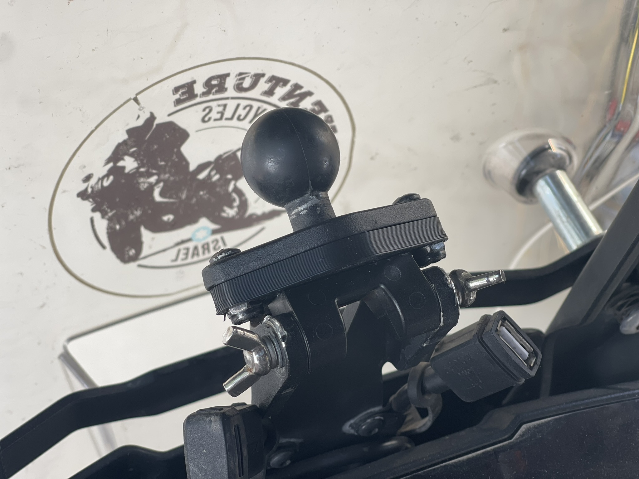 Evotech Quad Lock Mount RAM Adapter by Hagay Ben-Tovim | Download free ...