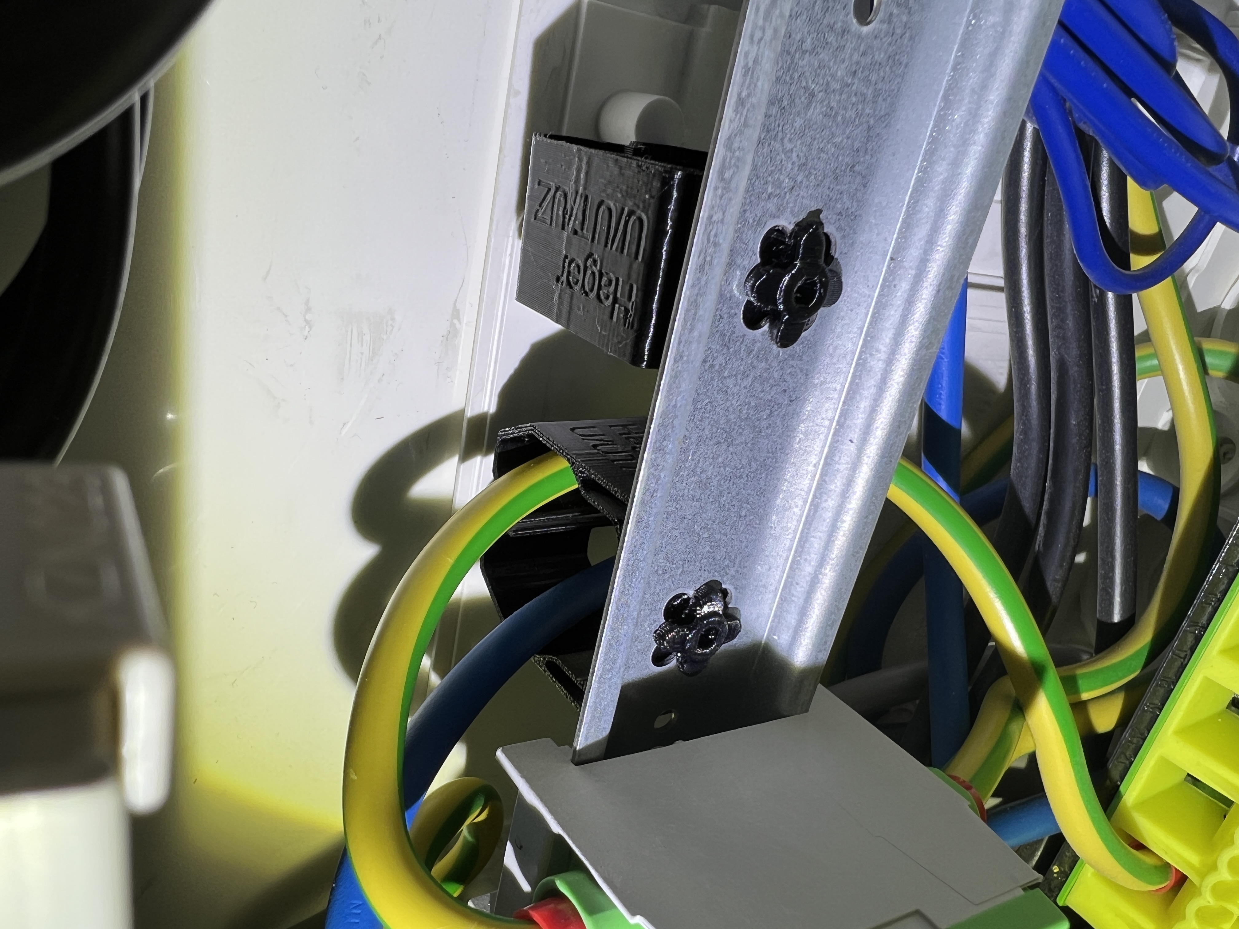 Cable Clip Hager Din Rail by Dirk Dogendorf | Download free STL model ...