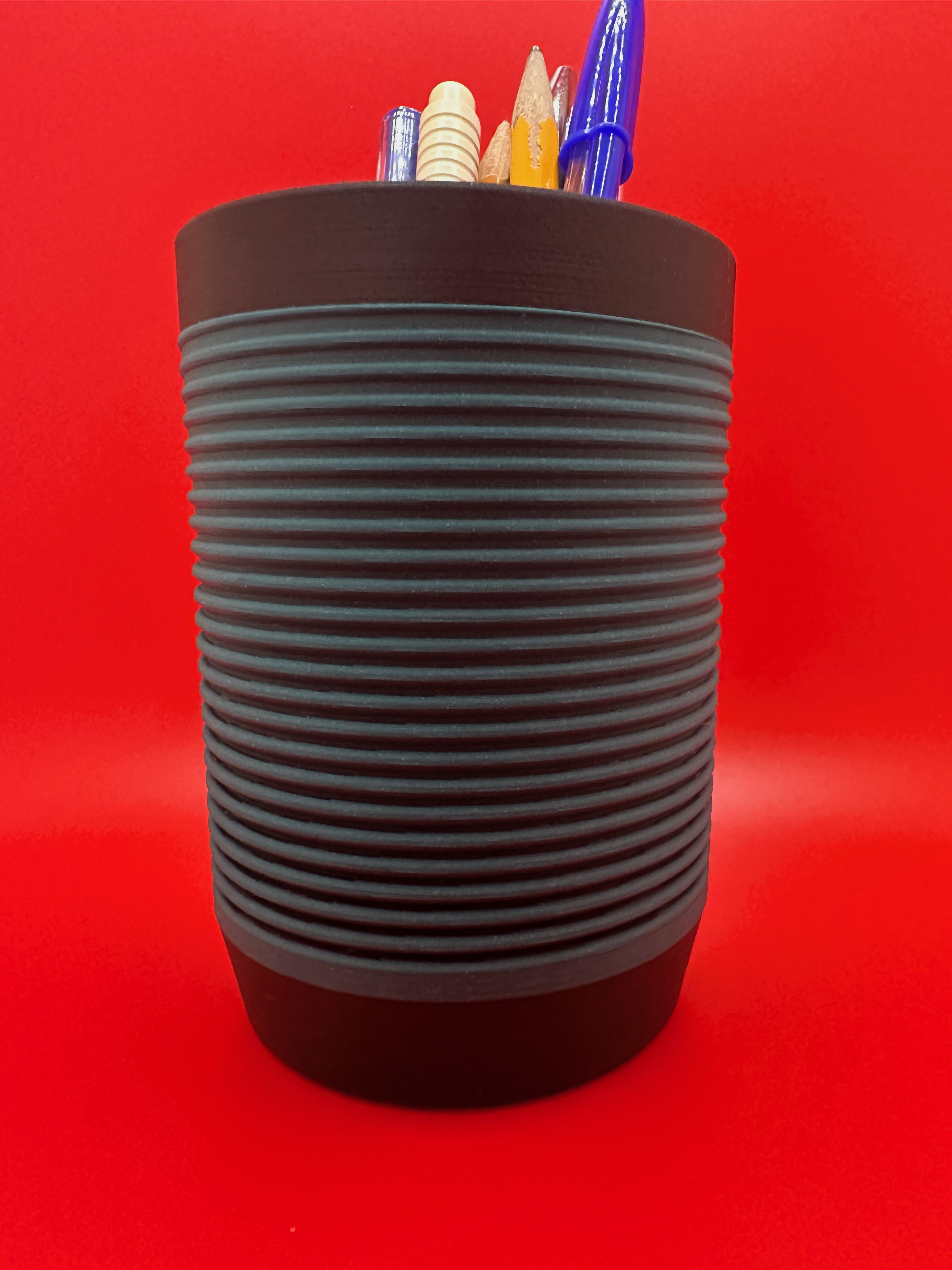 Threaded Illusion Pencil Pot by Fyrby Additive | Download free STL ...